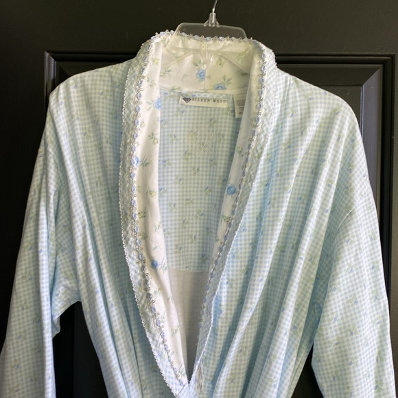 Eileen West | Intimates & Sleepwear | Eileen West Blue Floral Robe ...